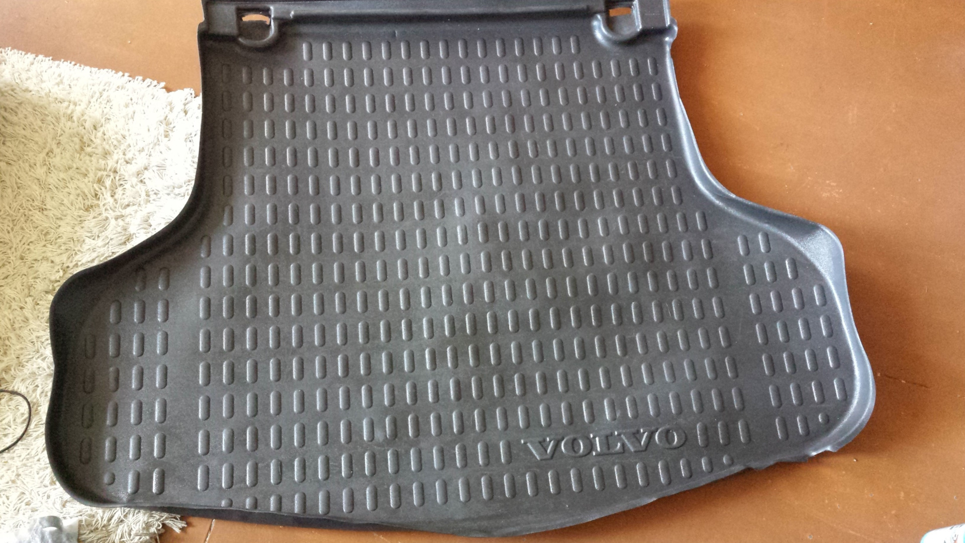 Оригинальный коврик багажника 30664243 — Volvo V40 (1G), 1,9 л, 2002 ...