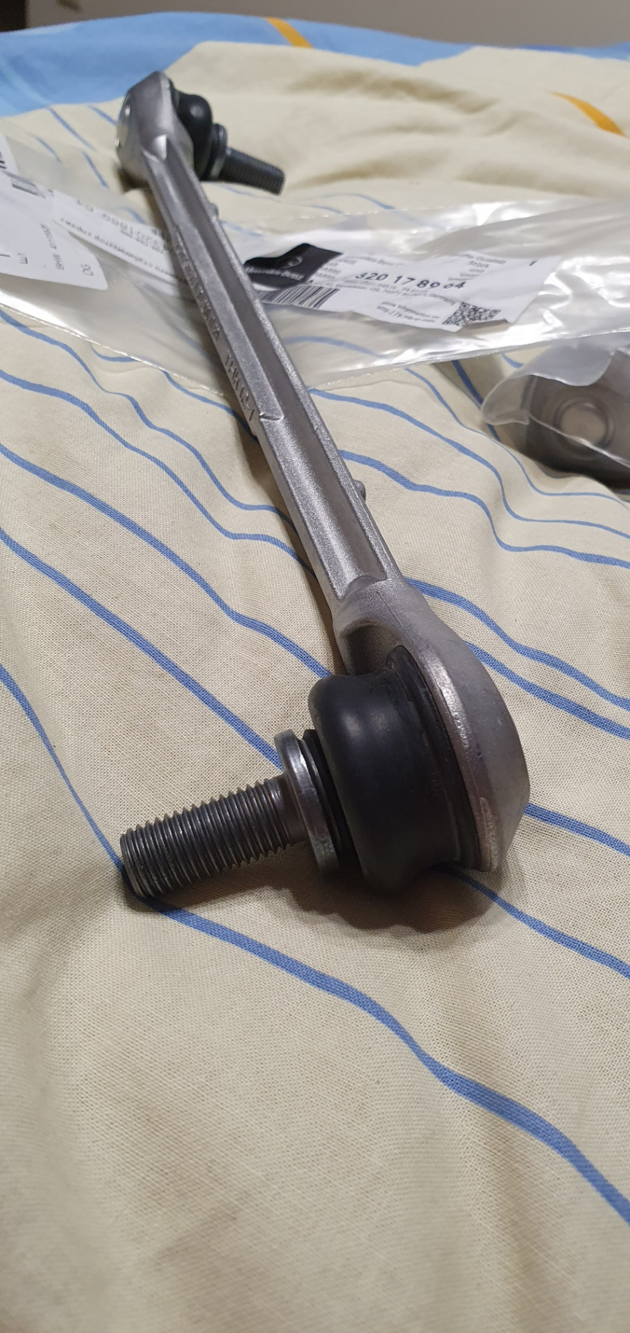 Замена стоек стабилизатора — Mercedes-Benz C-Class (W204), 1,8 л, 2013 ...