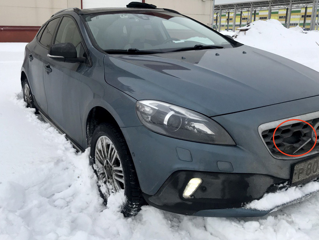 Смотри, дядя Volvo ножом чинит 🙈 — Volvo V40 Cross Country, 2 л, 2013 ...