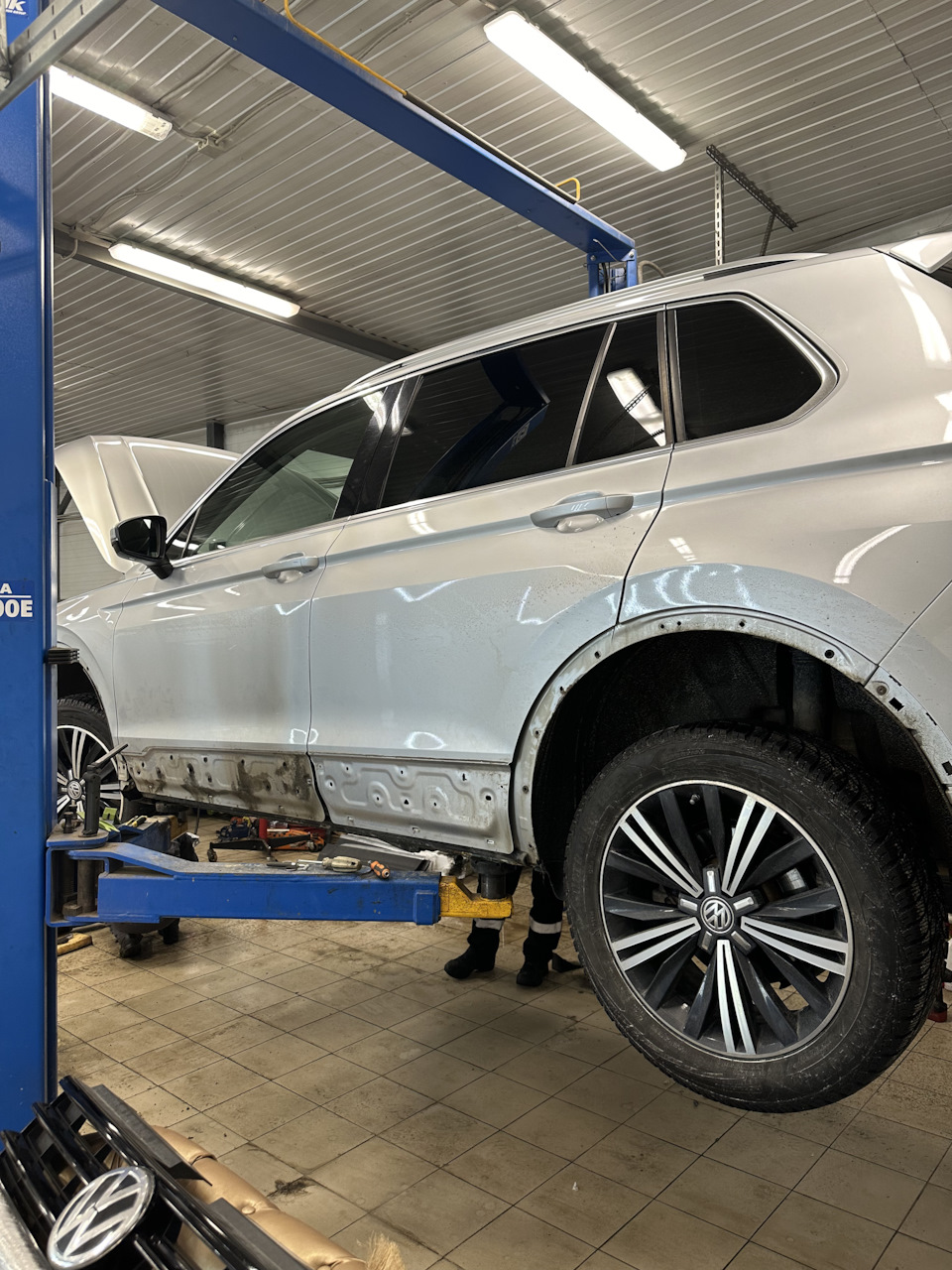 Обвес R Line Tiguan MK2 — Volkswagen Tiguan (2G), 2 л, 2017 года ...