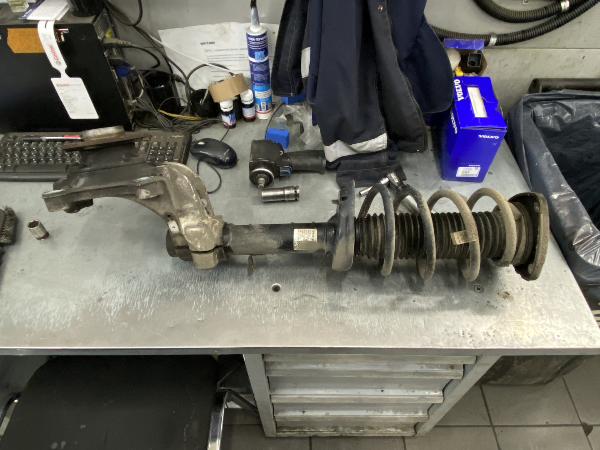 Щелчки опорных подшипников (часть 2) — Volvo XC40, 2 л, 2021 года ...