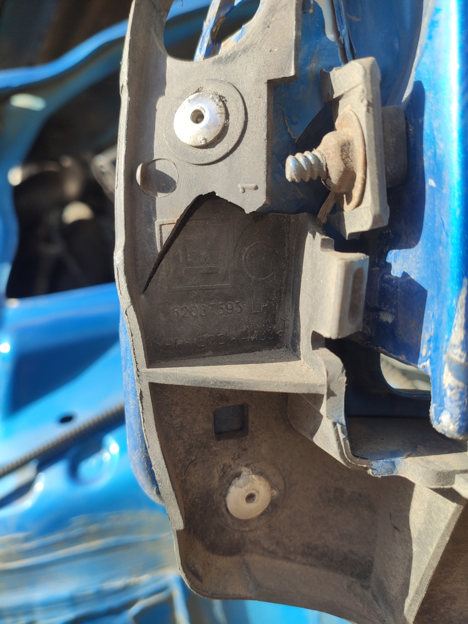 52037595 Кронштейн переднего бампера левый / Chevrolet Trailblazer 13 ...