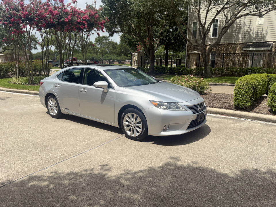 Lexus es300h — Lexus ES 300h (XV60), 2,5 л, 2013 года | покупка машины | DRIVE2
