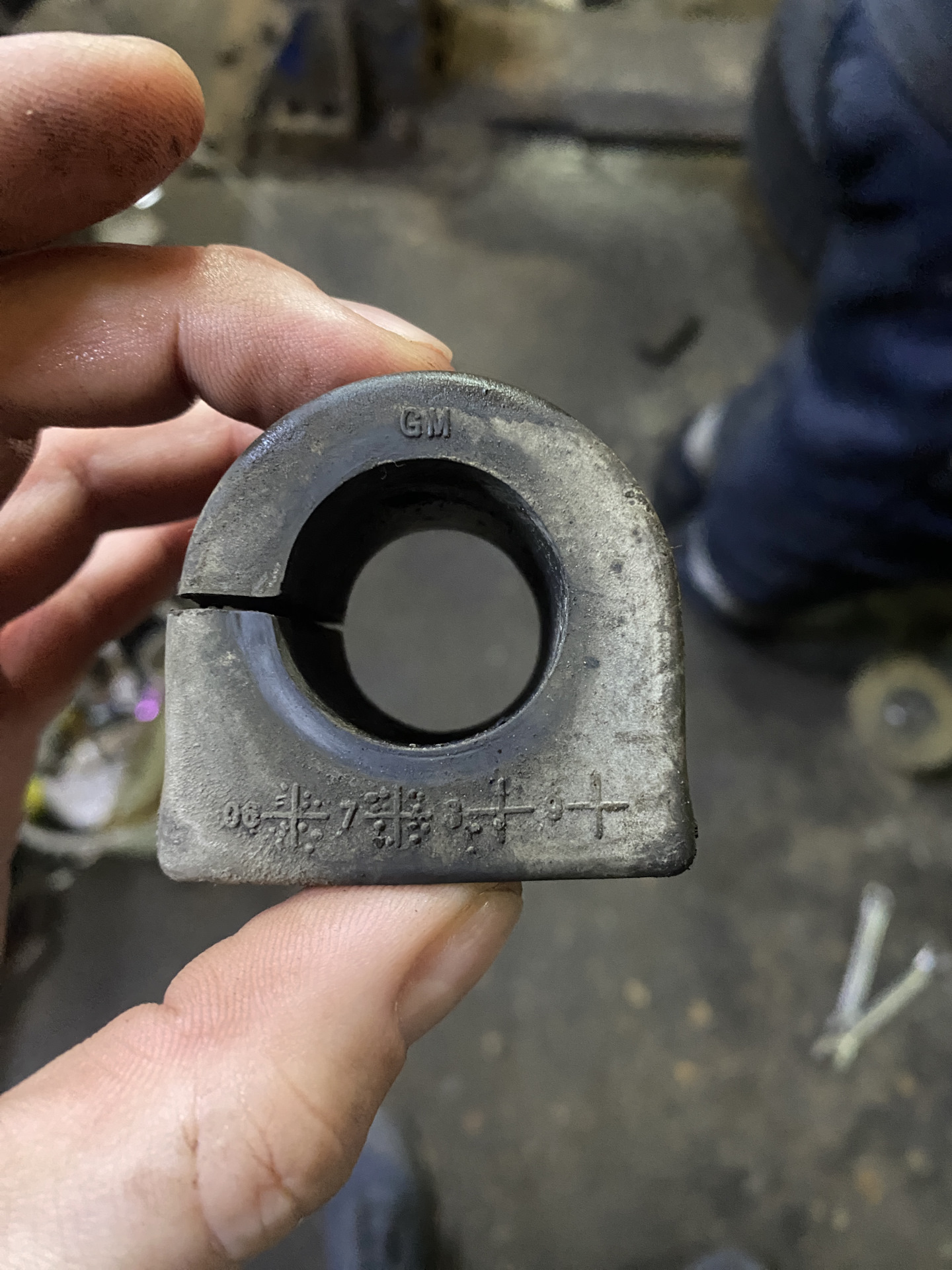 Замена шаровых опор и втулок стабилизатора — Chevrolet Captiva (1G), 2 ...