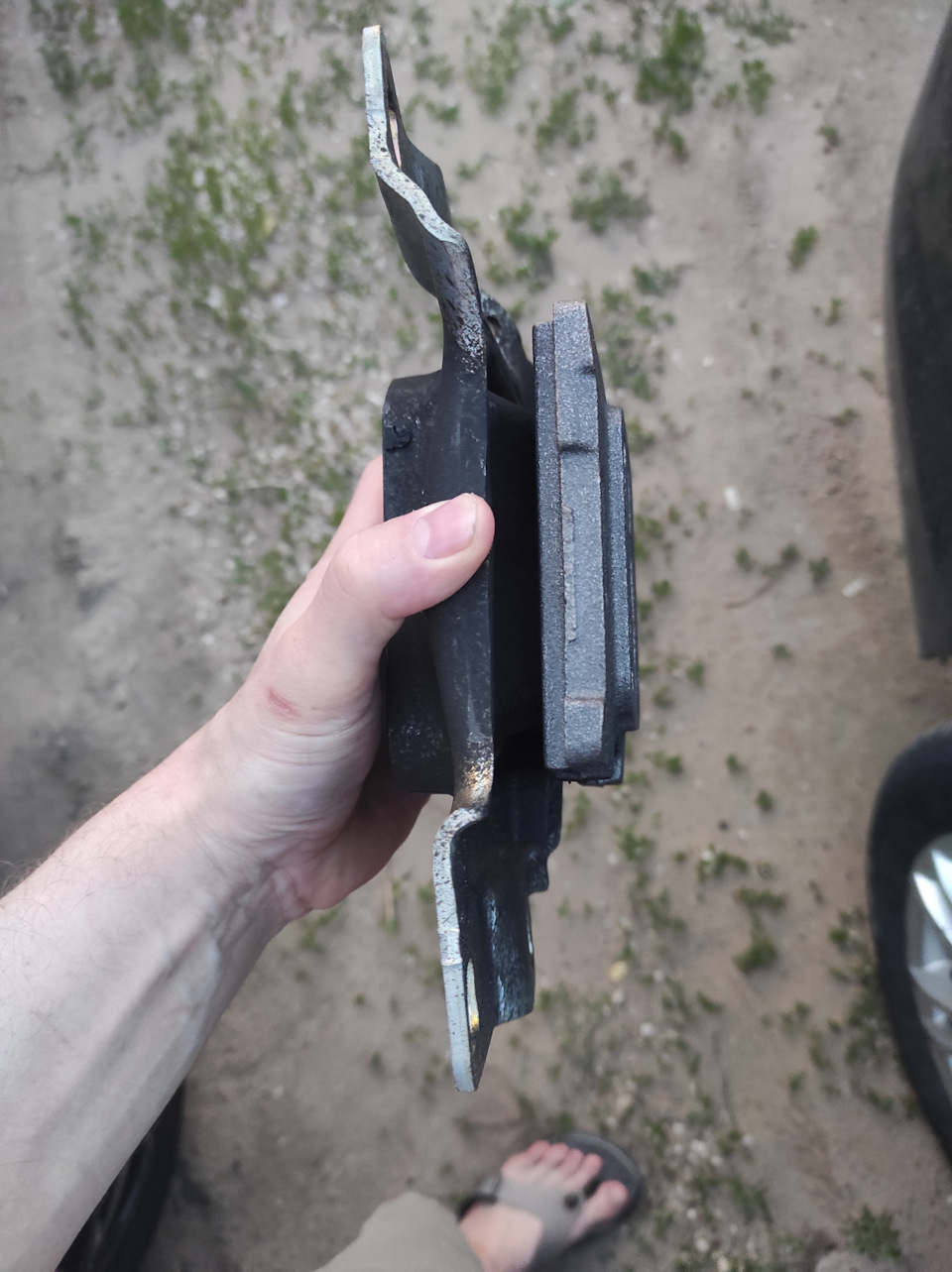 Замена левой опоры двигателя — Ford Focus Sedan II, 1,6 л, 2008 года ...