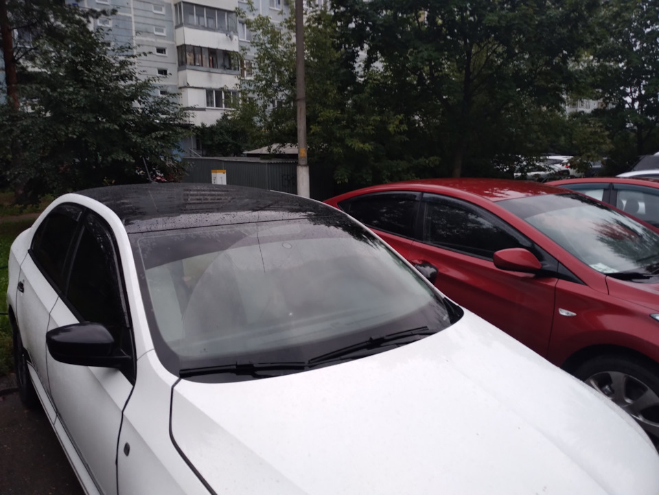 Пленка на крышу — Skoda Rapid (1G), 1,6 л, 2017 года | тюнинг | DRIVE2