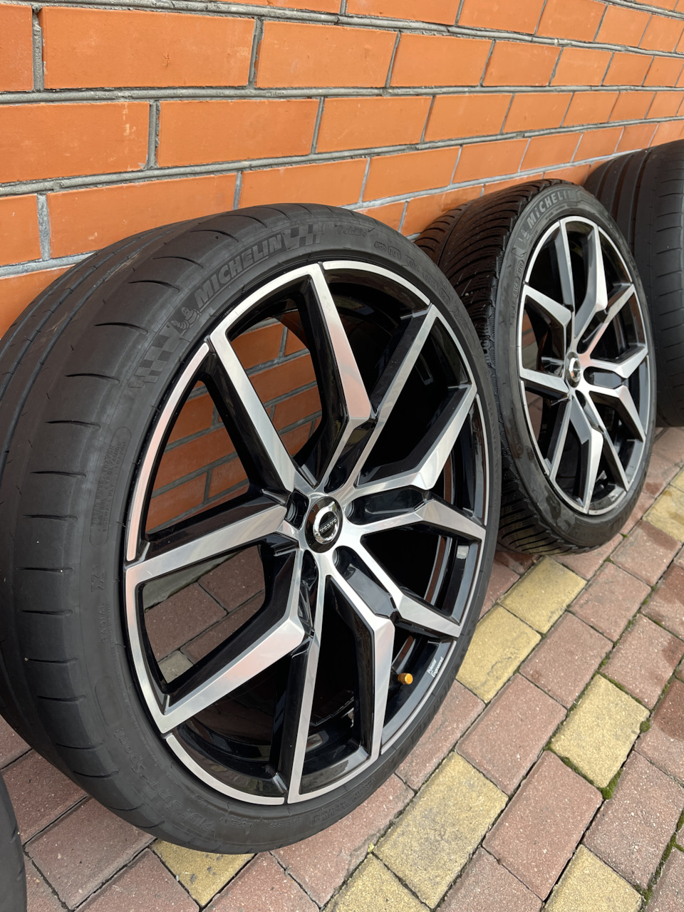 Летний конфиг r21 255/30 — Volvo V60 (2G), 2 л., 2020 года | колёсные ...