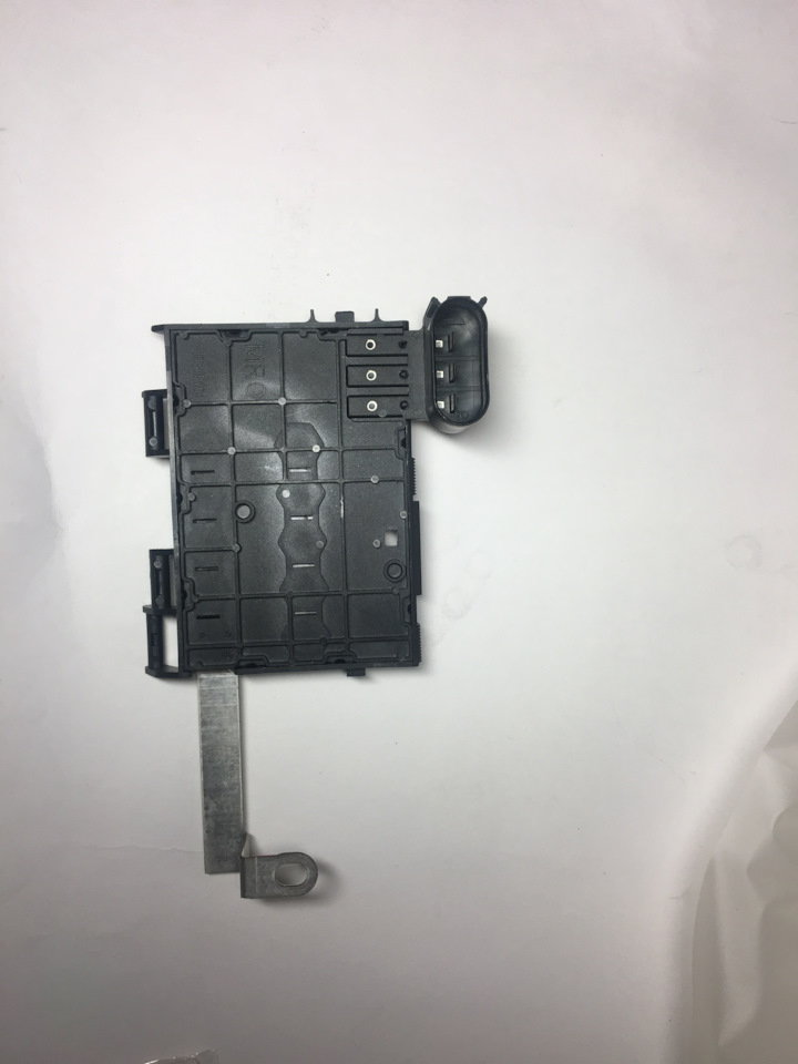 1J0937617C Конт. колодка плавк. предохр. VAG | Запчасти на DRIVE2