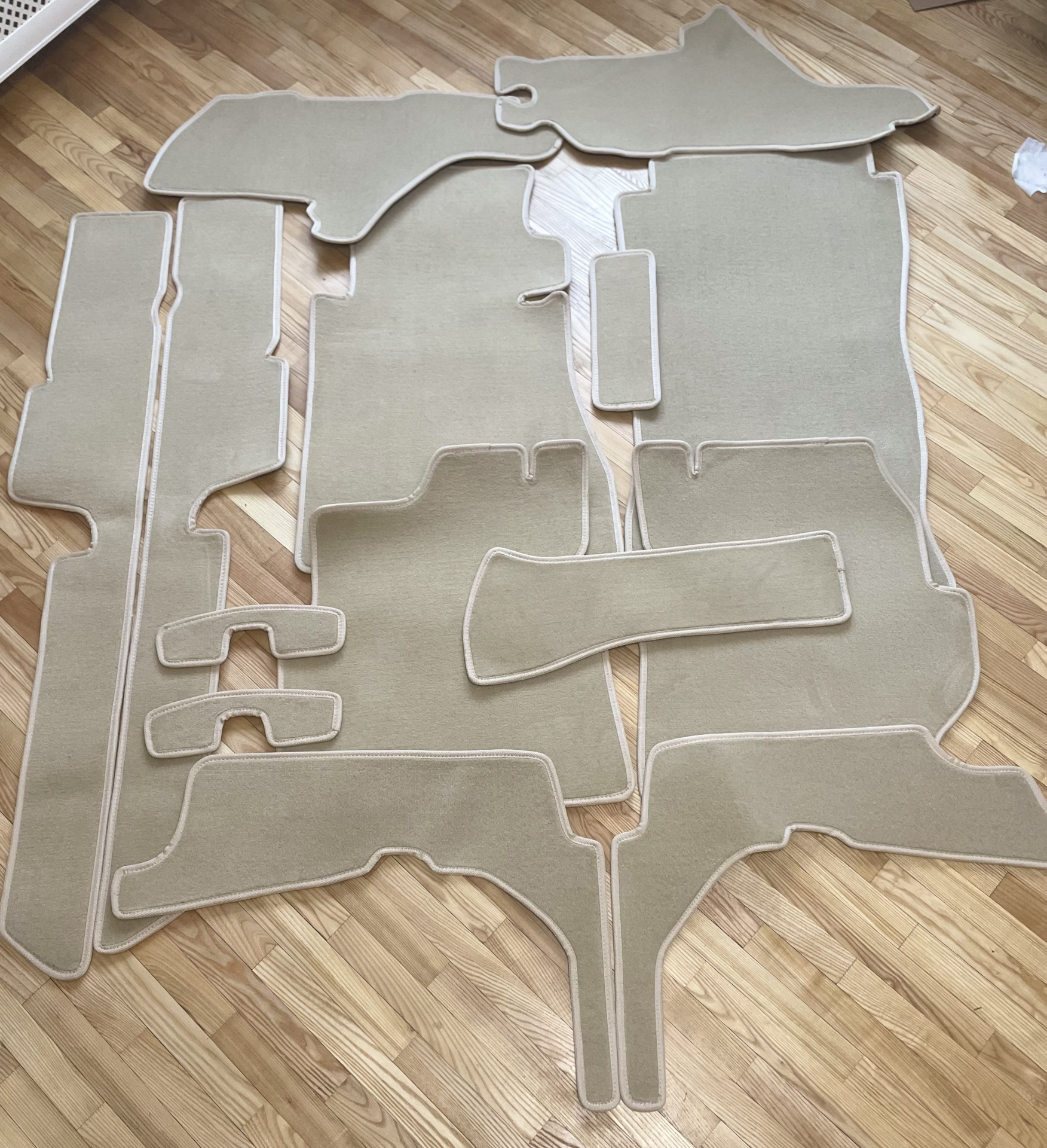 Напольное покрытие для купе — Mercedes-Benz W123, 2,8 л, 1982 года ...