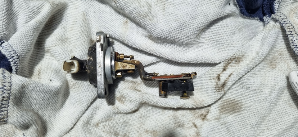 Датчик уровня масла 6G72 — Mitsubishi Pajero (2G), 3 л, 1998 года ...