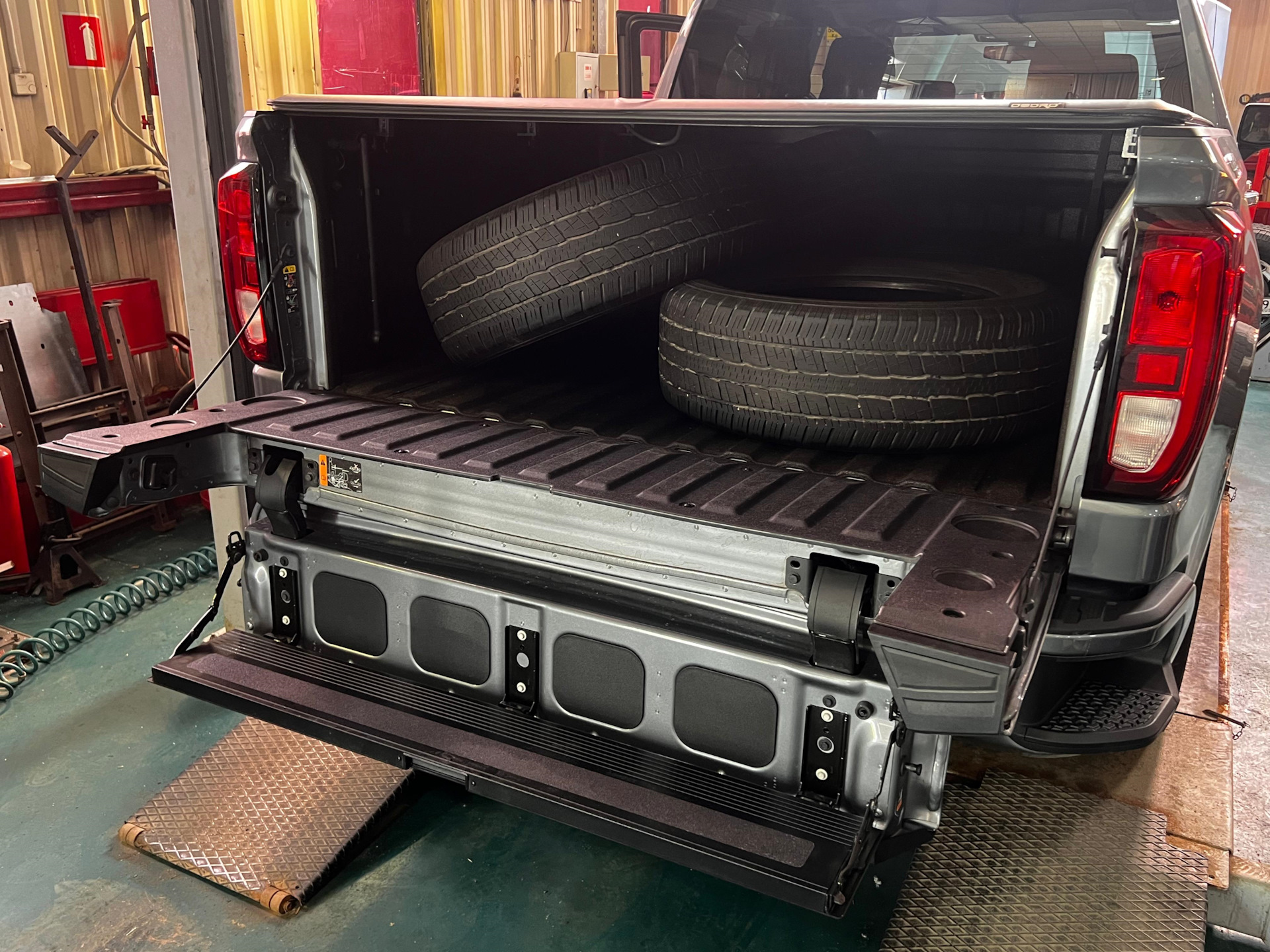 Первое знакомство 🤝🏻 — GMC Sierra (GMT T1XX), 3 л, 2022 года | покупка ...