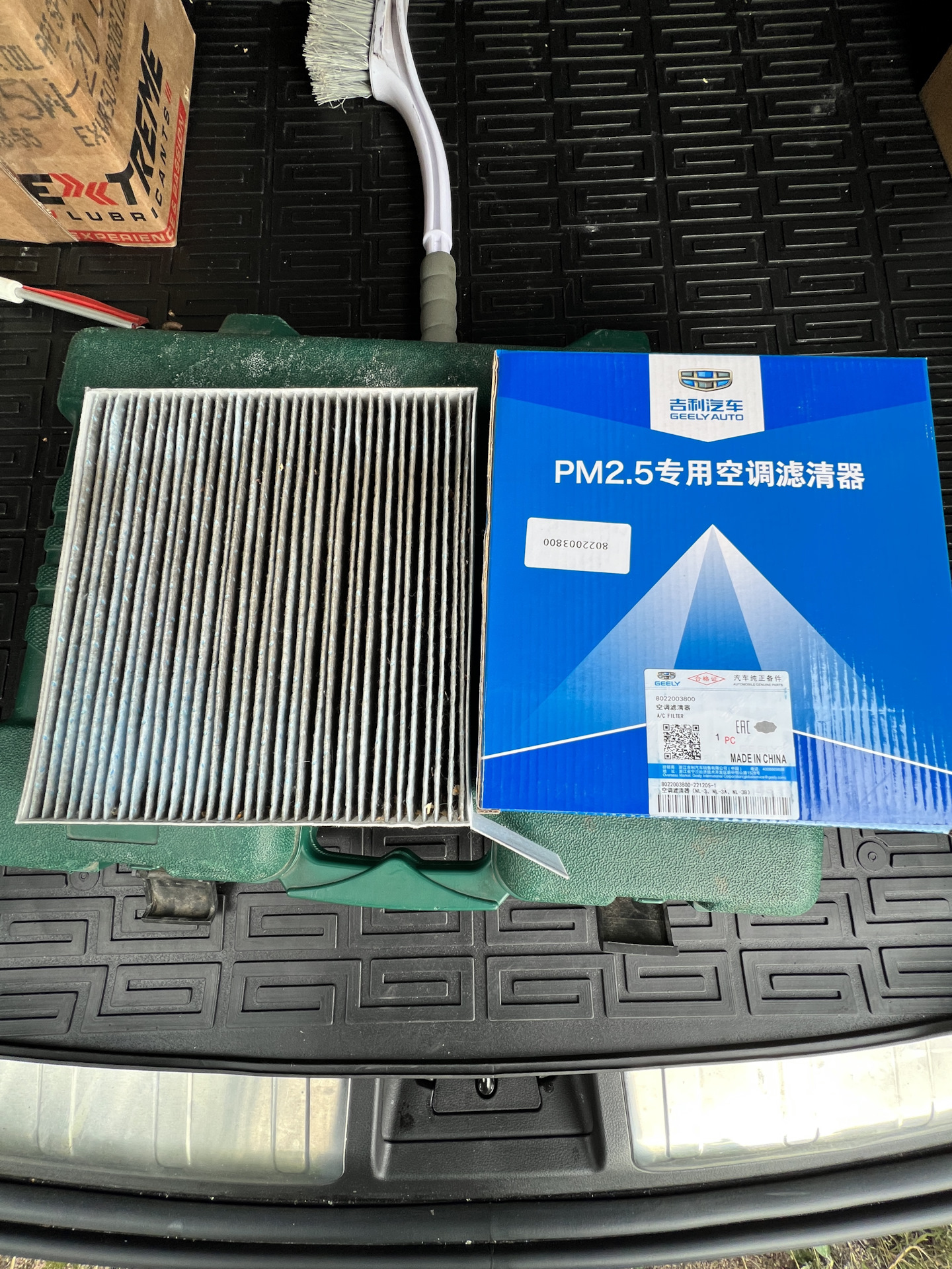 Замена фильтра салона и воздушного фильтра двигателя. — Geely Atlas Pro ...