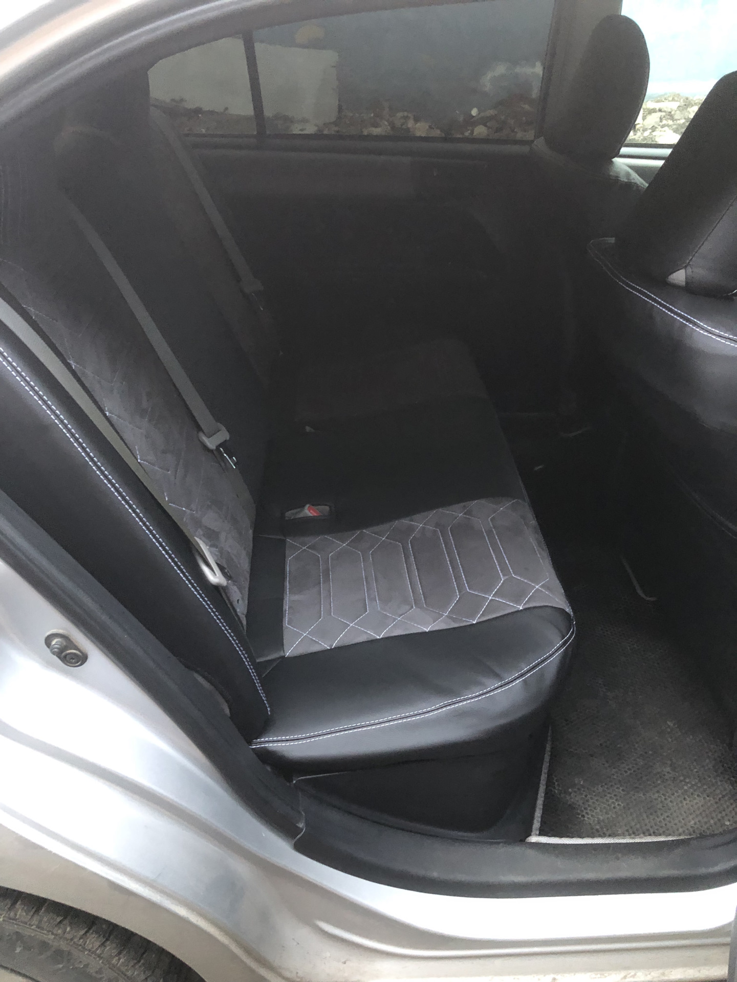 Кожаные чехлы — Toyota Corolla Axio (E160), 1,5 л, 2014 года ...