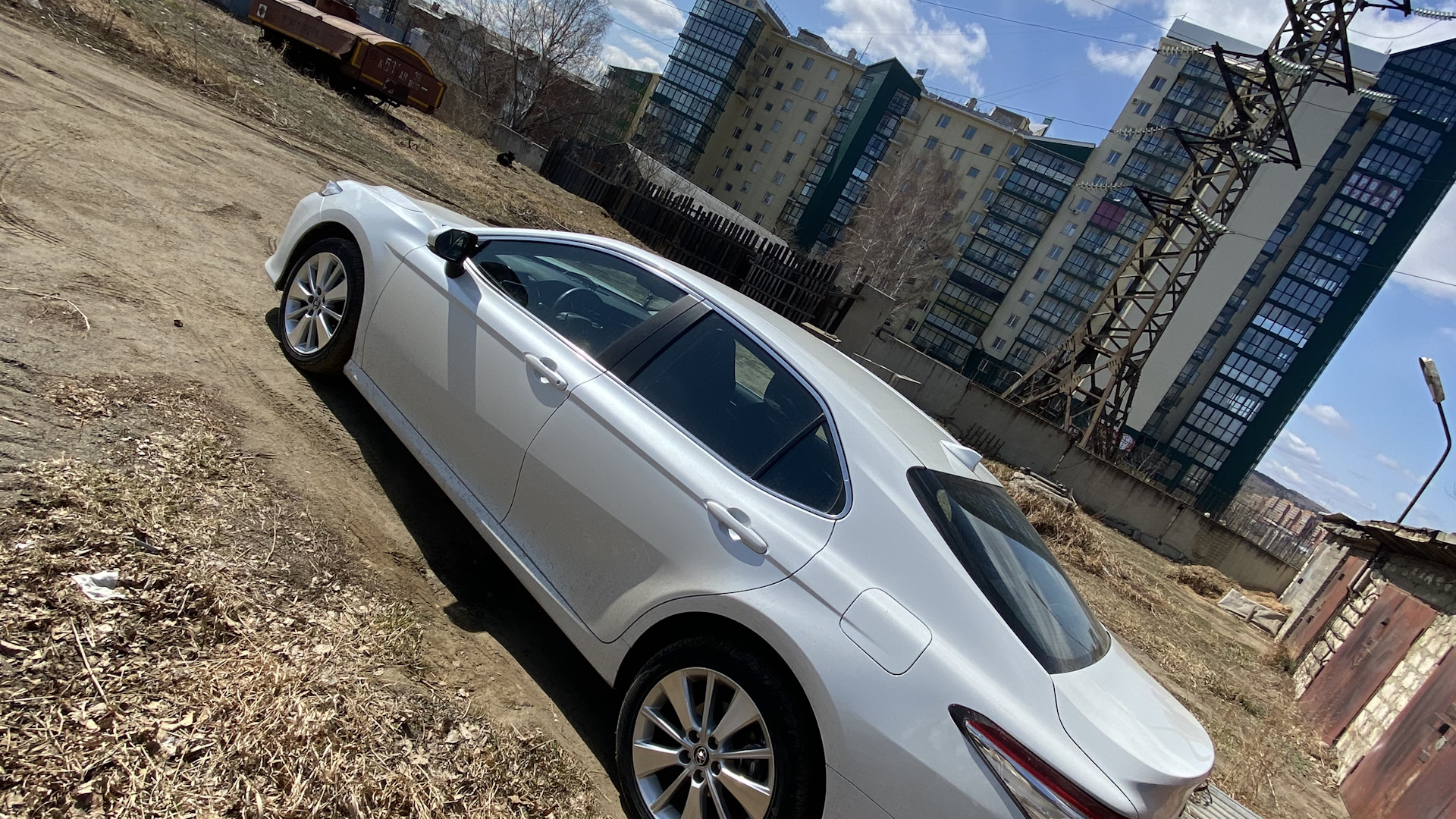 Toyota Camry (XV70) 2.5 бензиновый 2018 | Белый перламутр на DRIVE2