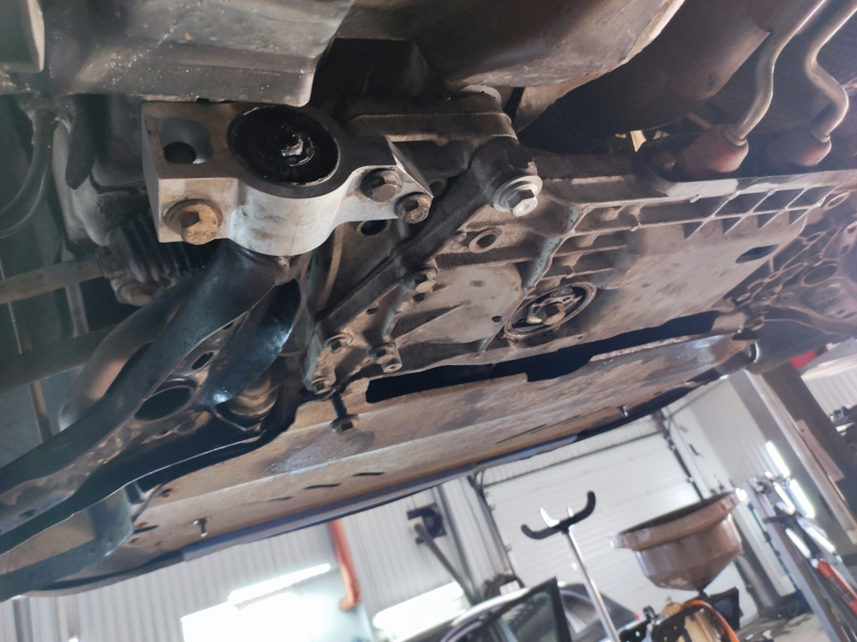 Замена сайлентблоков подрамника и передних рычагов. — Skoda Octavia A5 ...