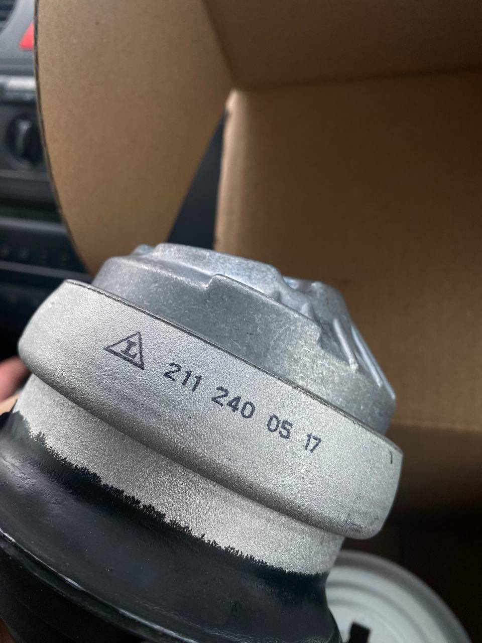 A2112400517 Подушка двигателя Опора двигателя Mercedes | Запчасти на DRIVE2