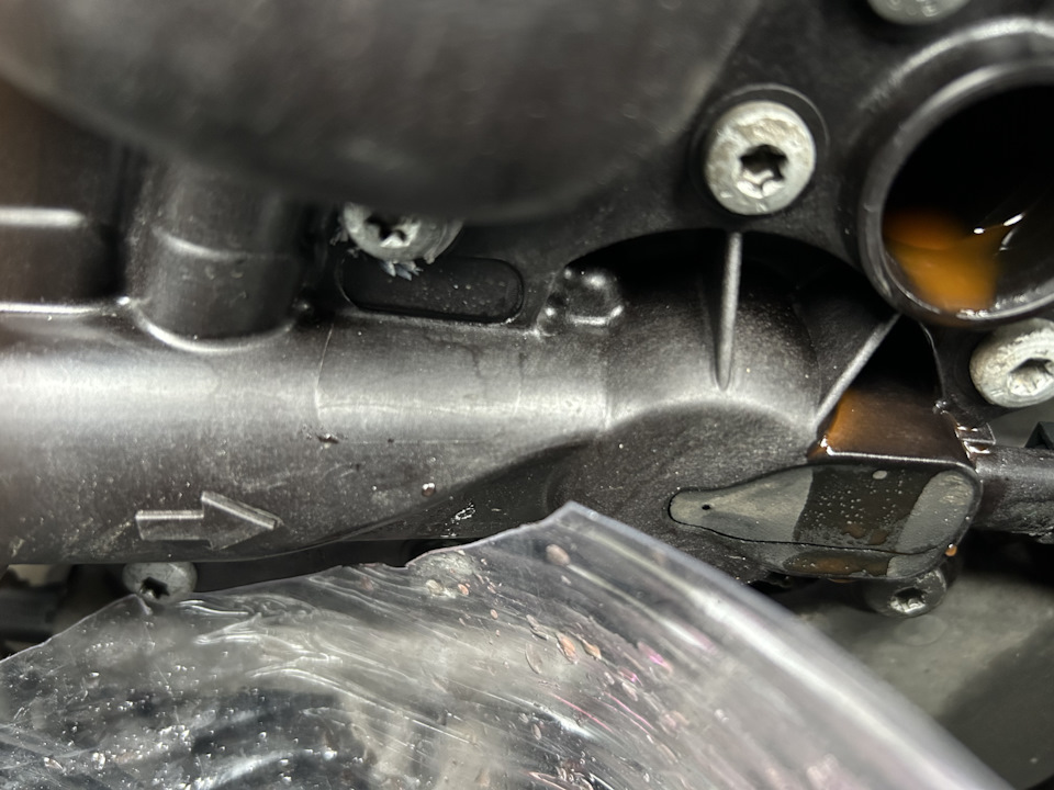 Корпус масляного фильтра — Audi Q7 (1G), 3 л, 2012 года | поломка | DRIVE2