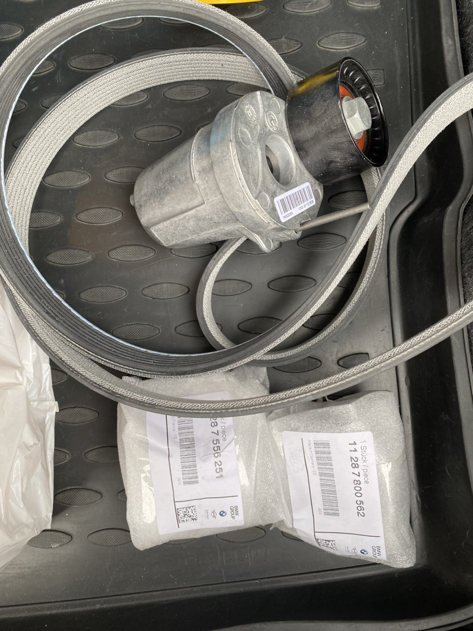 7556251 Поликлиновой ременный комплект BMW | Запчасти на DRIVE2