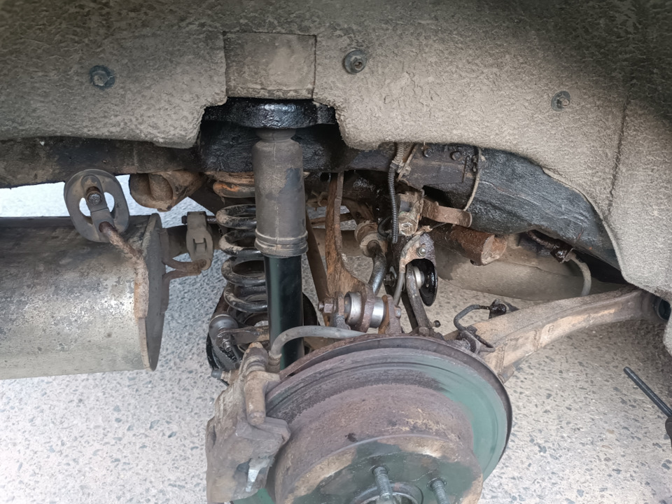 Задняя подвеска(амортизаторы, сайлентблоки) — Peugeot 4007, 2,2 л, 2010 ...