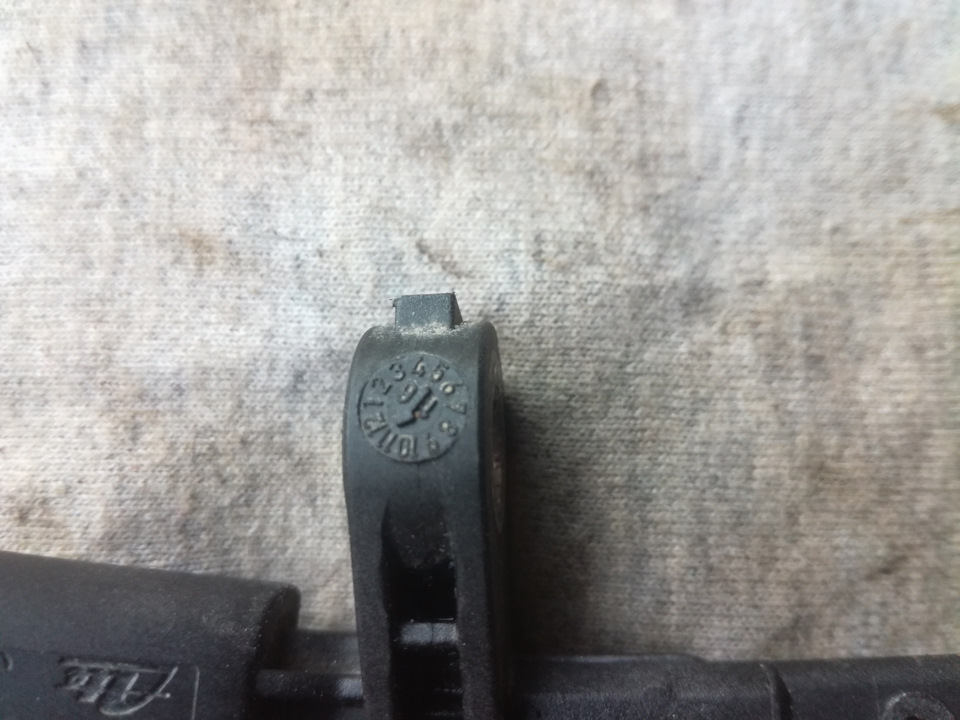 WHT003856 Датчик числа оборотов VAG | Запчасти на DRIVE2