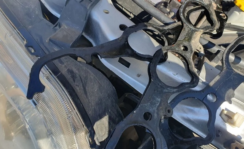 Модернизированные прокладки впускного коллектора двигателей 6VD1-W и ...