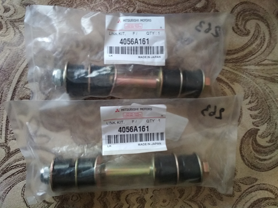 Замена передних стоек стабилизатора — Mitsubishi Lancer IX, 1,3 л, 2004 ...