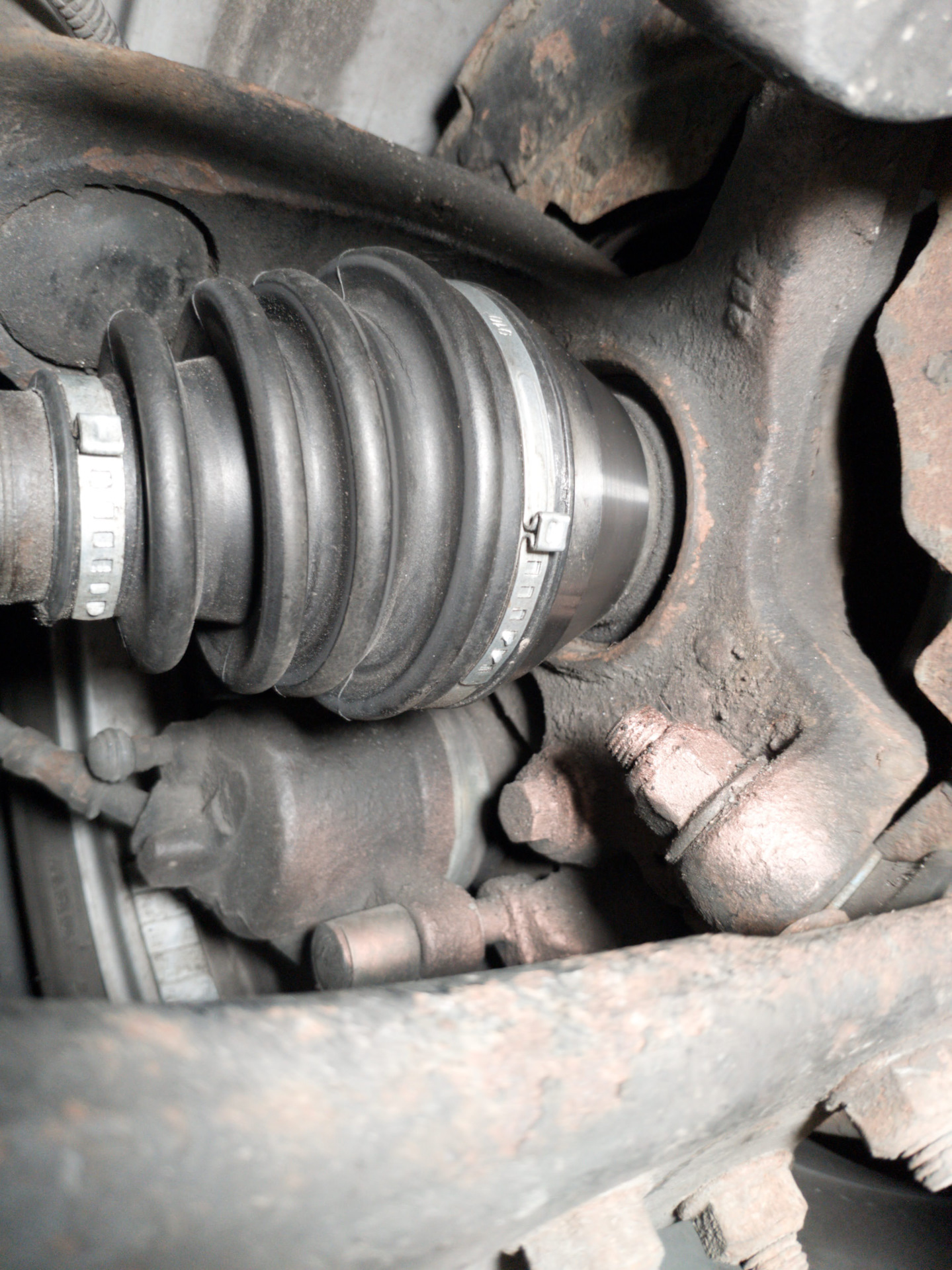 Вибрация при разгоне (обслуживание привода) — Volvo V50, 1,6 л, 2008 ...