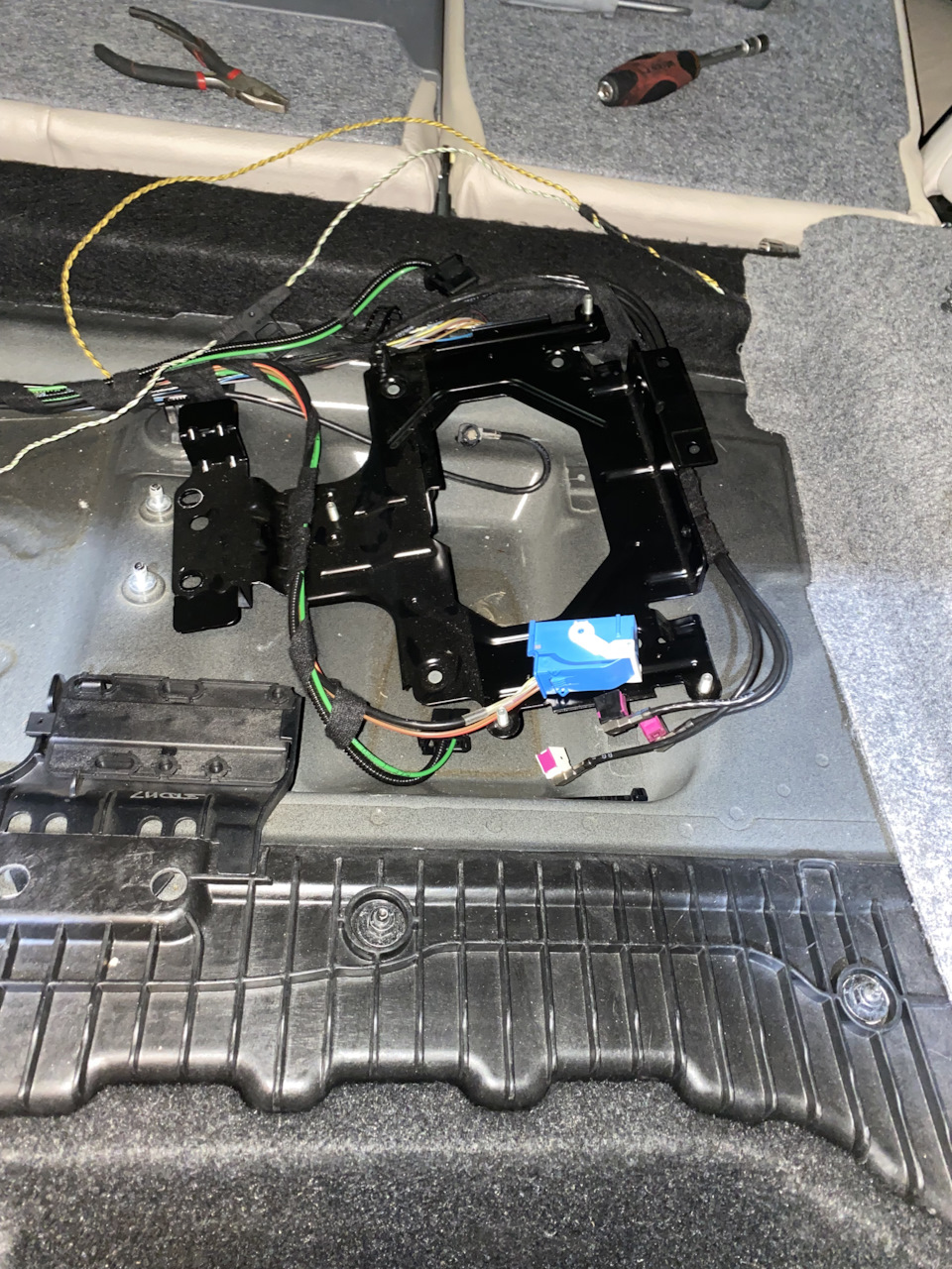 Установка Combox — BMW 3 series (E90), 3 л, 2010 года | своими руками ...