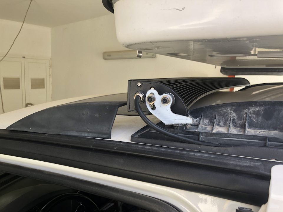 лайтбар 54 дюйма! встал почти как родной! — Jeep Commander (XK), 5,7 л ...