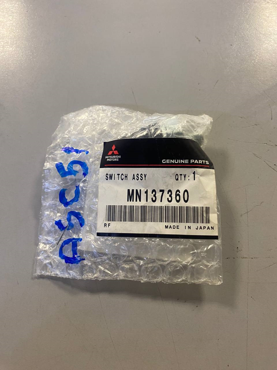 MN137360 Датчик давления масла в двигателе Mitsubishi | Запчасти на DRIVE2