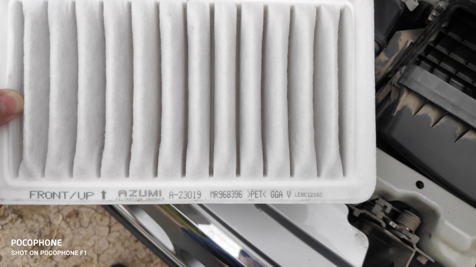 Замена воздушного фильтра — Nissan Otti, 0,7 л, 2013 года | плановое ТО ...