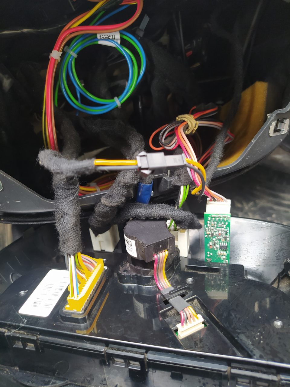 Установка датчика солнечной радиации — Lada Granta, 1,6 л, 2018 года ...