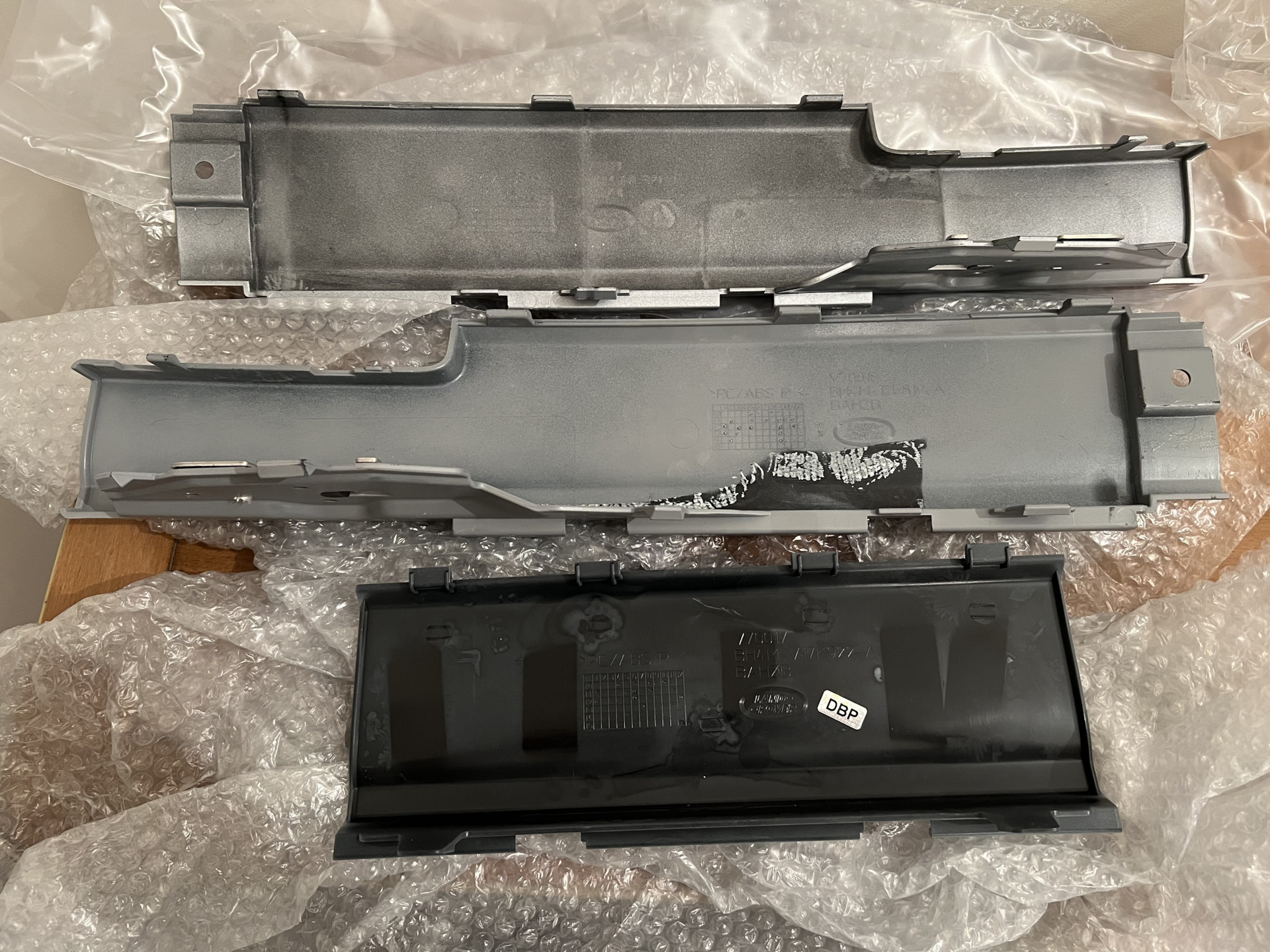 Замена всей оптики. Накладки на задний бампер. Шильдик. — Land Rover ...