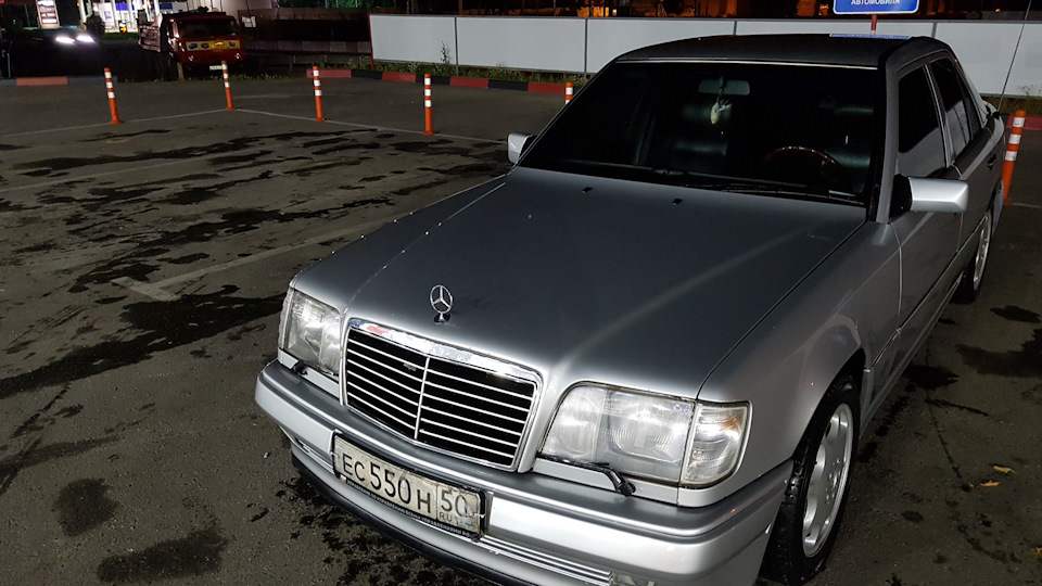 Mercedes-Benz E-Class (W124) 4.2 бензиновый 1994 | 420 Серебристая ...