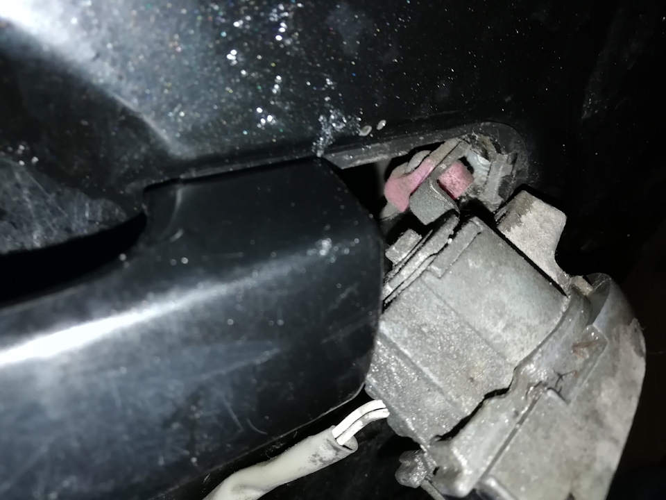 Кнопка на ручки — Nissan Micra (K12), 1,4 л, 2004 года | своими руками ...