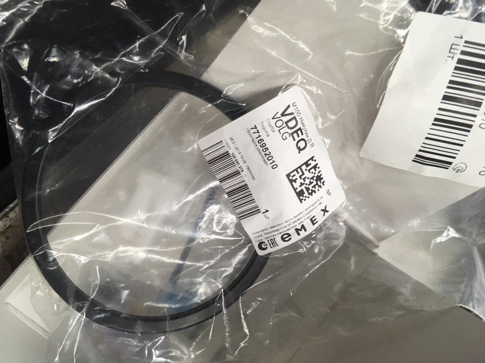 Замена топливного фильтра и насоса. — Toyota RAV4 (III), 2 л, 2007 года ...