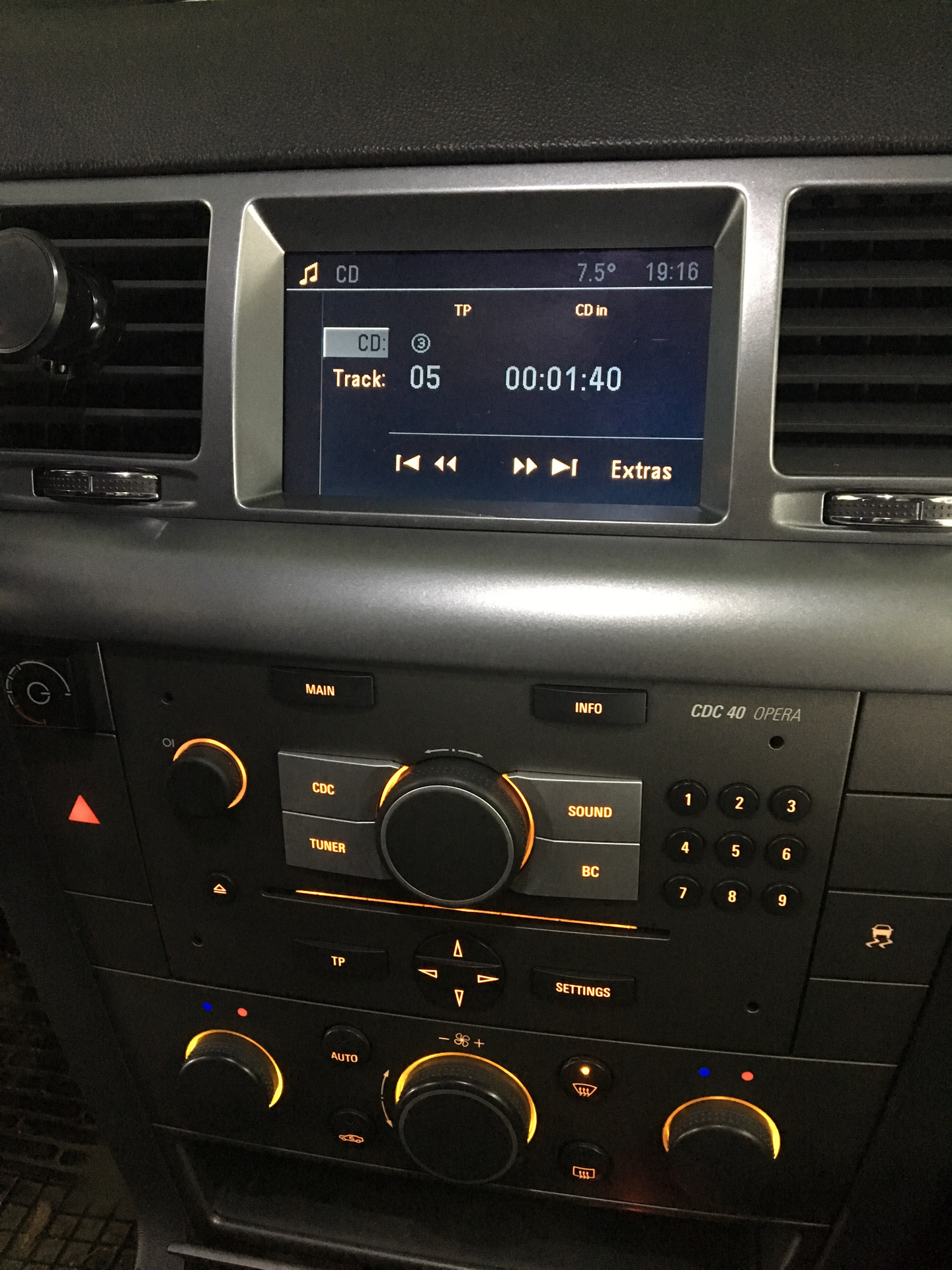 CD40 opera на своём месте. — Opel Vectra C, 2,2 л, 2006 года | автозвук ...