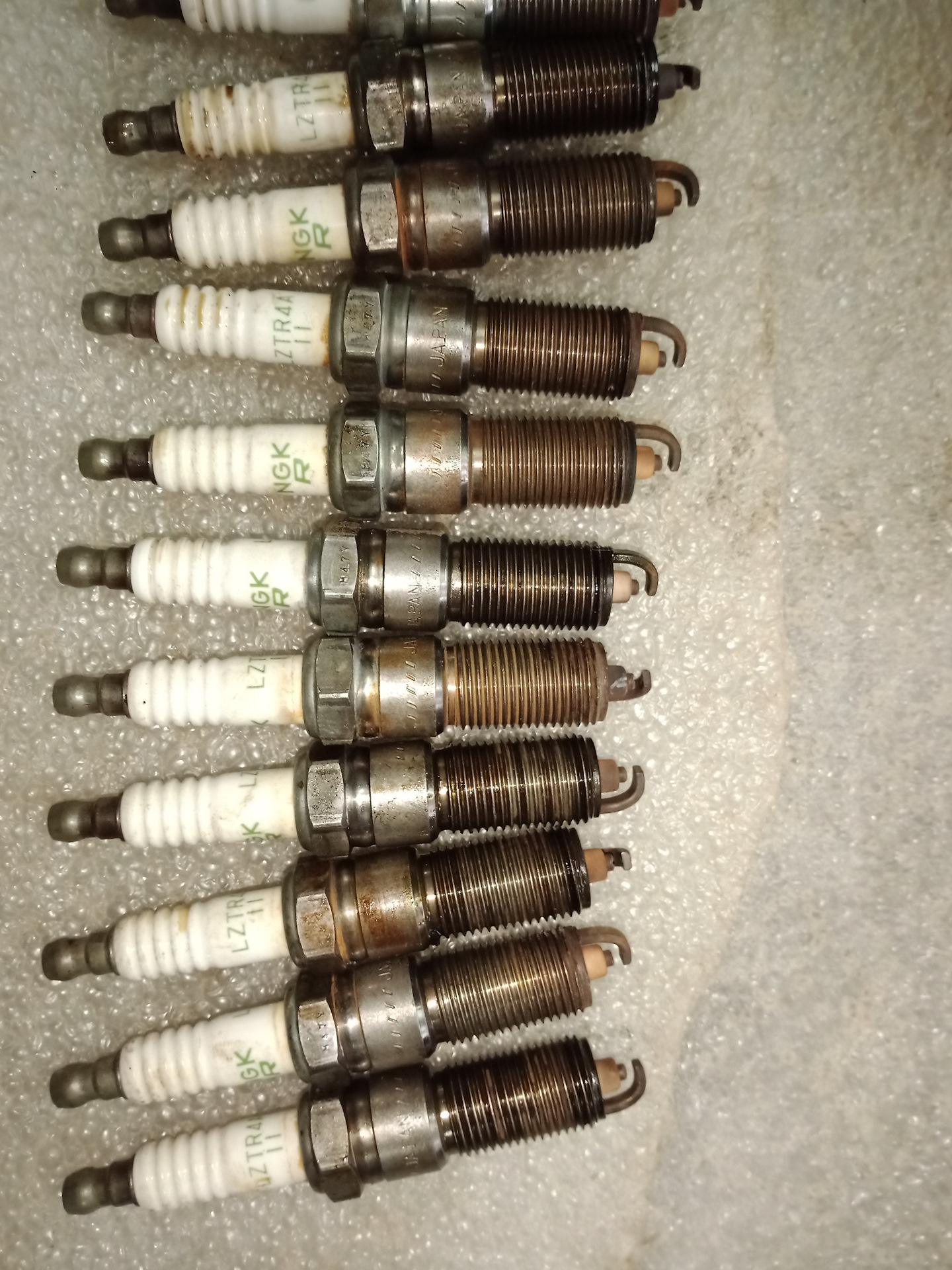 Замена свечей, ревизия системы зажигания. — Dodge Durango II, 5,7 л ...