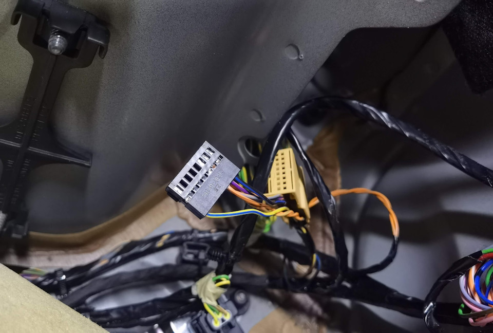 Замена блоков CEM и PAM на рестайловые — Volvo XC60 (1G), 2,4 л, 2013 ...