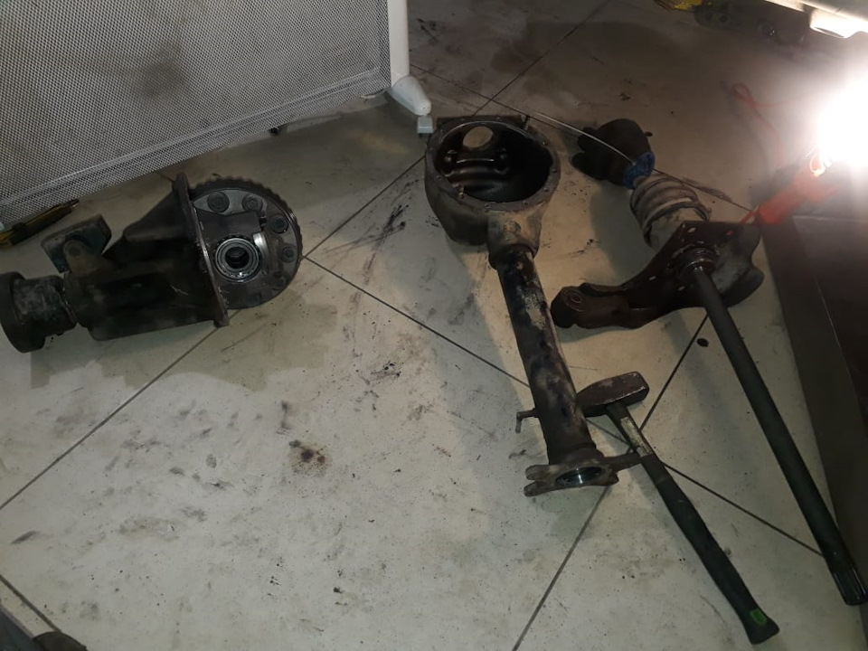 Передний мост замена подшипников и масла — Isuzu VehiCross, 3,5 л, 1999 ...