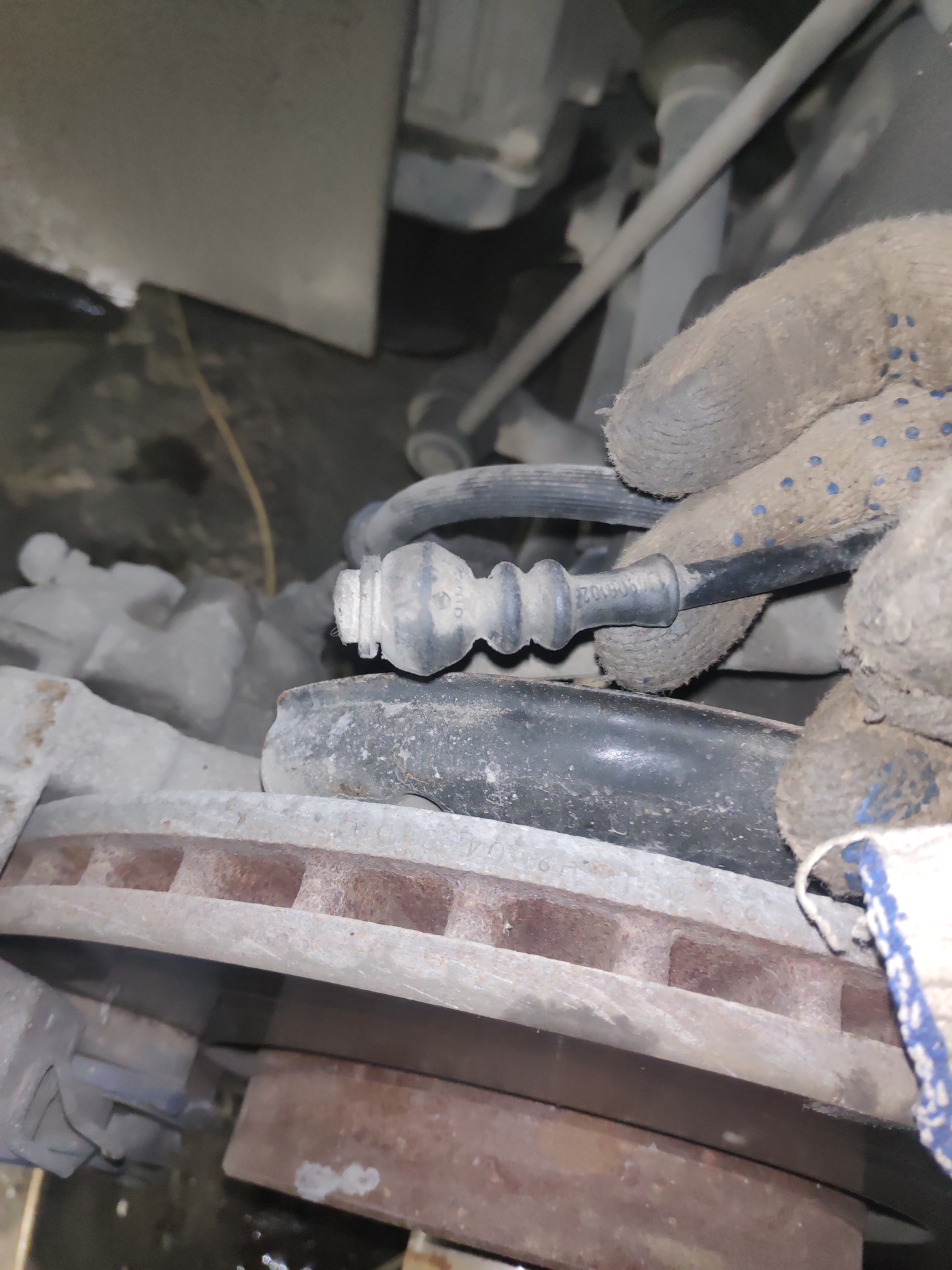 Проводка датчика износа колодок — Volkswagen Tiguan (1G), 2 л, 2008 ...