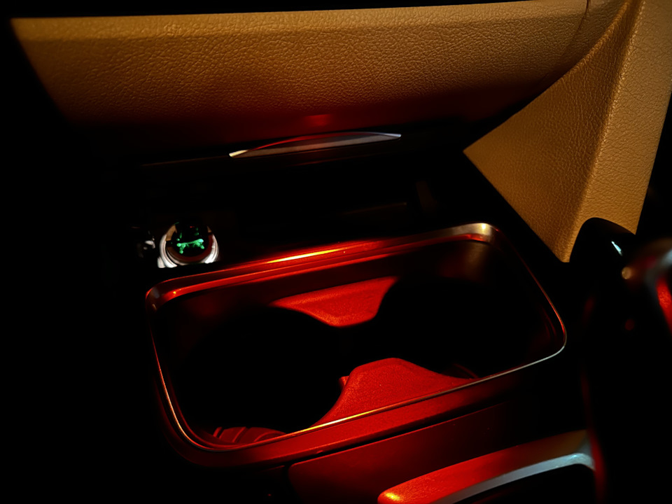 Подсветка гнезда прикуривателя — BMW 3 series (F30), 3 л, 2013 года ...