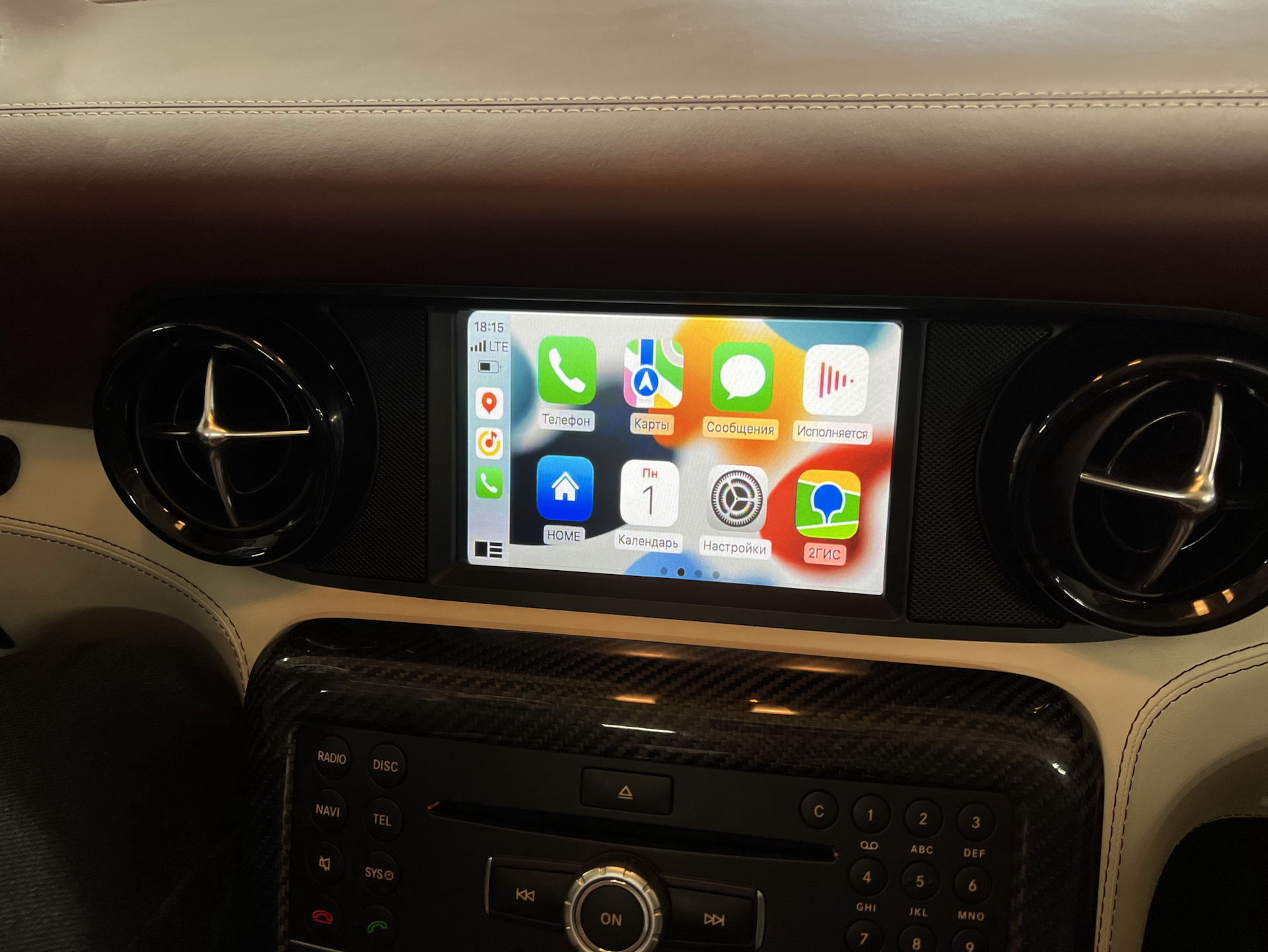 Mercedes-Benz SLS AMG — Apple CarPlay на штатный монитор — BGTWorkshop ...