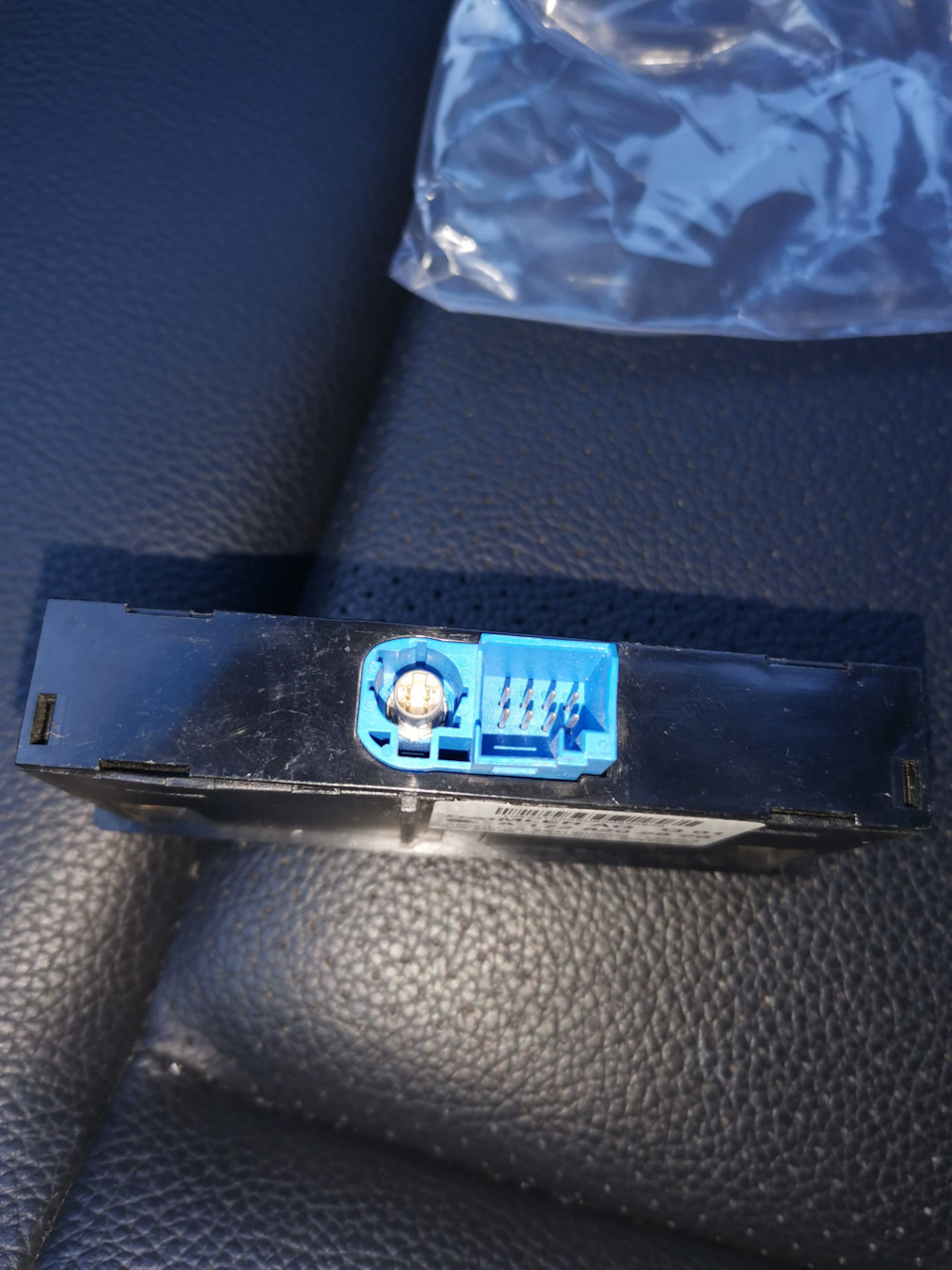 Usb разъемы A1728202826 — Mercedes-Benz E-Class (W212), 2 л, 2015 года ...