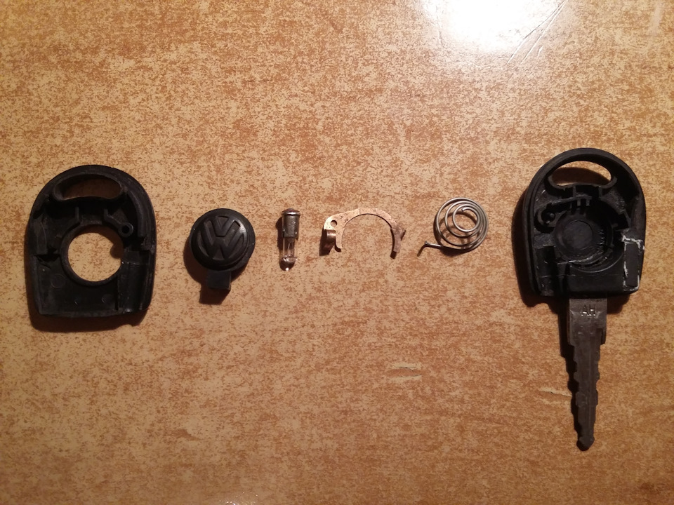 Ключ с подсветкой — Volkswagen Passat Variant (B3), 1,6 л, 1989 года ...