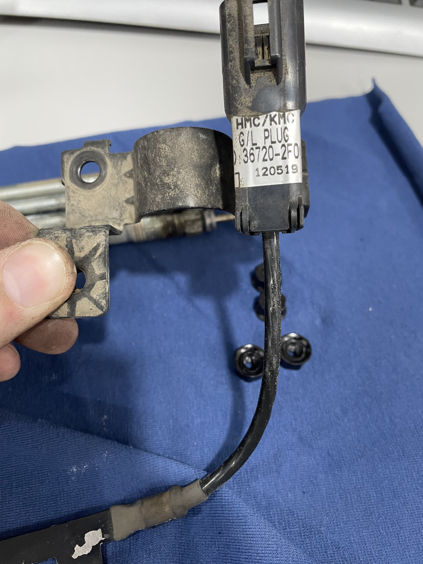 Замена свечей накаливания, ремонт переключателя света фар — KIA ...