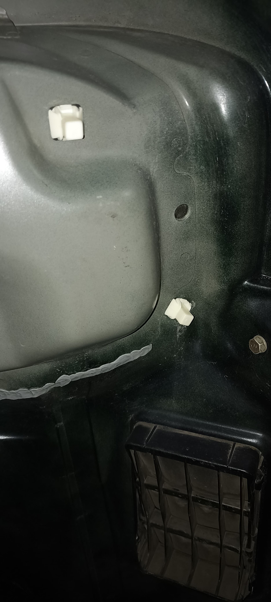 Устранение воды в багажнике JZX100 — Toyota Chaser (100), 2,5 л, 1999 ...