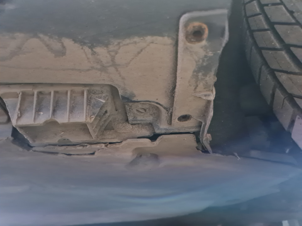 Замена пылезащитных кромок задних колес☝ — BMW X5 (E70), 3 л, 2011 года ...