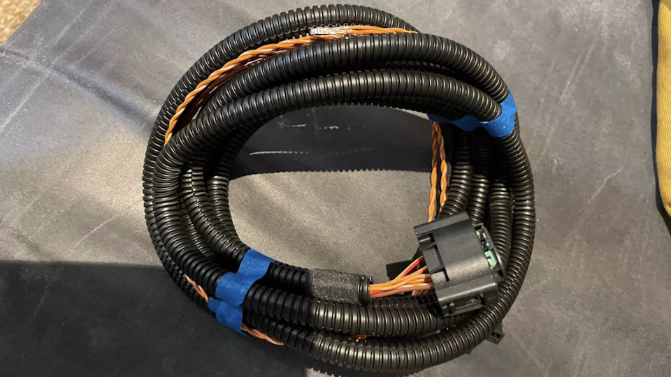 4F0972708 Корпус плоского разъ VAG | Запчасти на DRIVE2