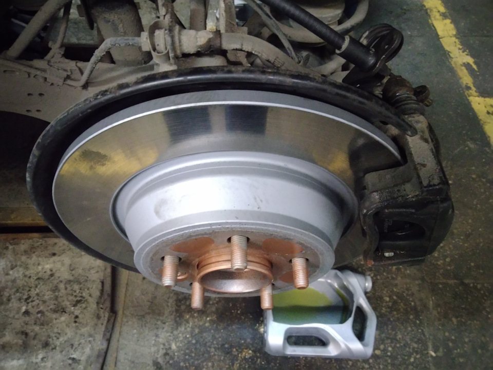 Отзыв ламп H7 Valeo. Замена сетки бензонасоса. Подлокотник покупка ...